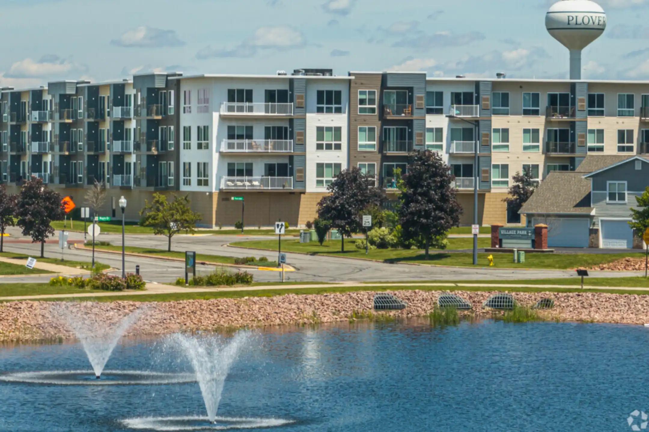 Lake Park Apartments - Plover, WI 54467 | ApartmentGuide.com