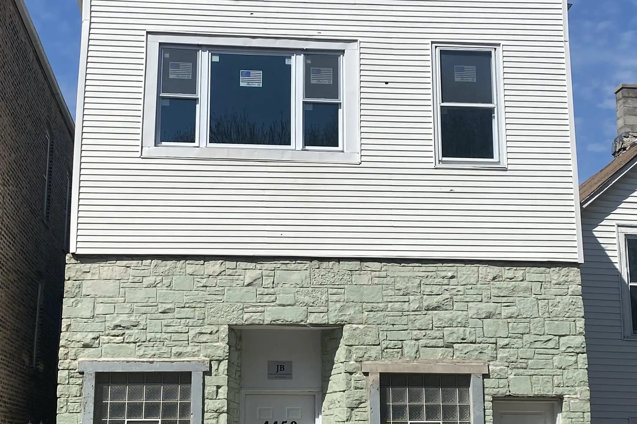 4450 S Wood St unit 1 FRONT - Chicago, IL 60609 | ApartmentGuide.com