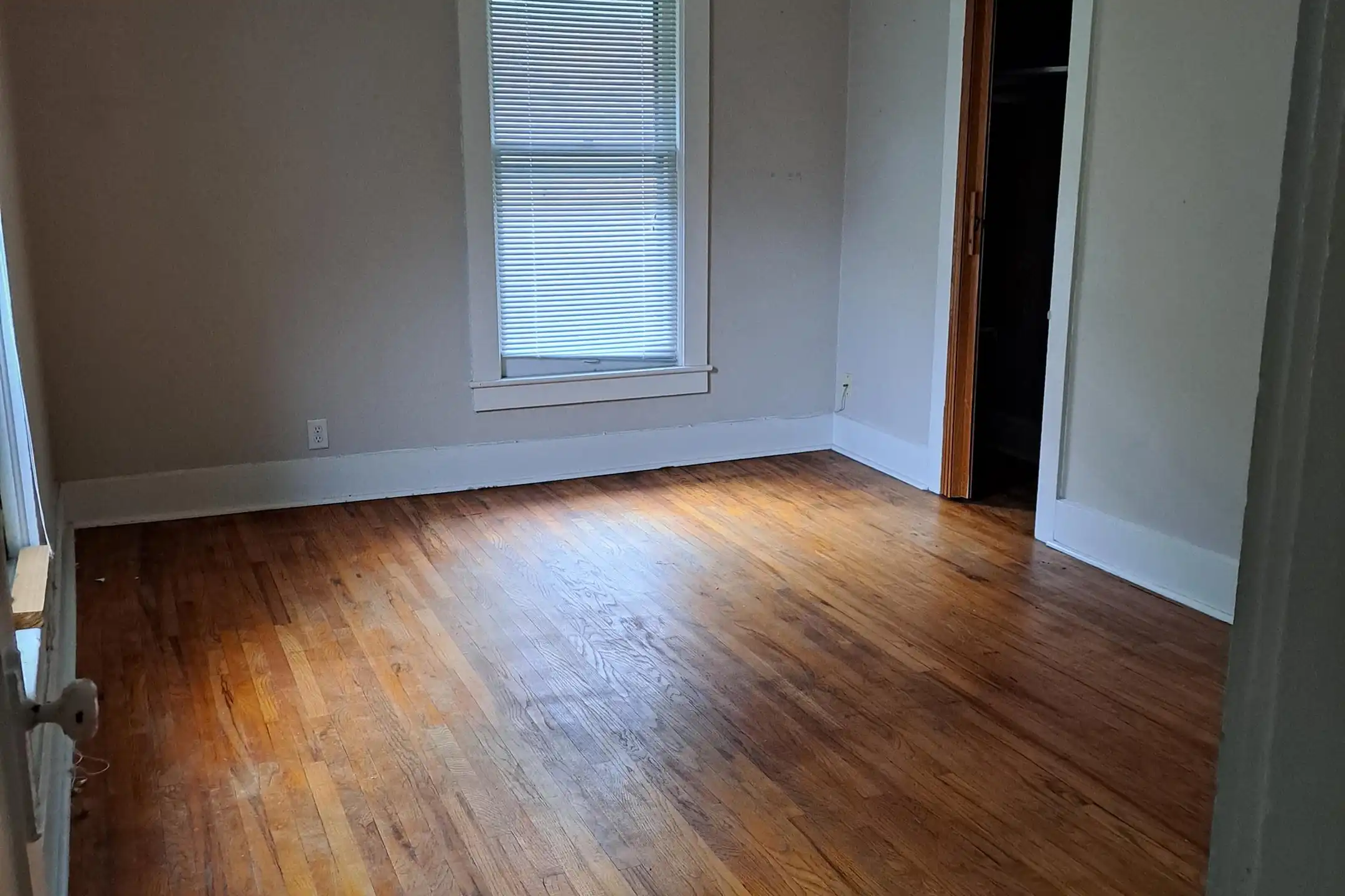679 W Stephenson St - Freeport, IL 61032 | ApartmentGuide.com