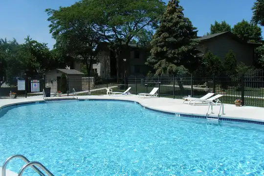 Quarry Lake Park, Racine, WI Apartments for Rent - 104 Apartments ...