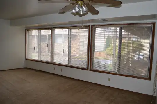 Quarry Lake Park, Racine, WI Apartments for Rent - 104 Apartments ...