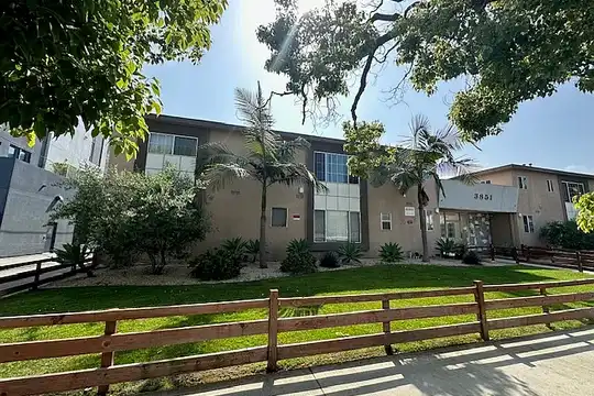 2 Bedroom Apartments for Rent in Culver City, CA | 1437 Rentals