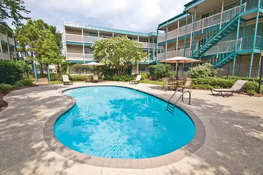 Apartments for Rent in Metairie, LA - 350 Rentals | ApartmentGuide.com