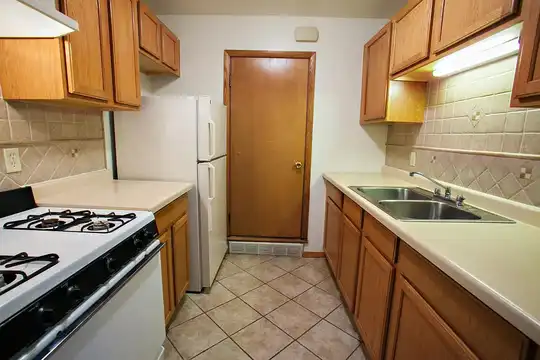 Quarry Lake Park, Racine, WI Apartments for Rent - 104 Apartments ...
