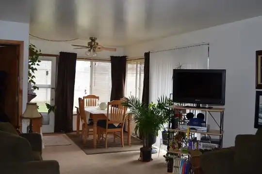 Quarry Lake Park, Racine, WI Apartments for Rent - 104 Apartments ...