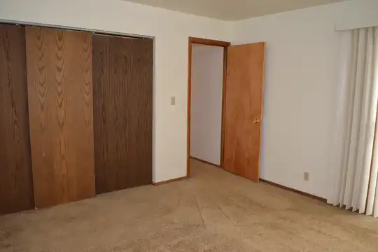 Quarry Lake Park, Racine, WI Apartments for Rent - 104 Apartments ...