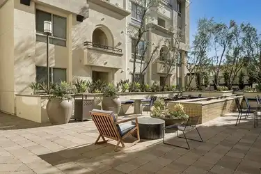 Meridian Place Apartment Homes - Northridge, CA 91324 | ApartmentGuide.com