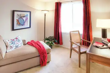 Hummingbird Pointe & The Gardens - Parma, OH 44129 | ApartmentGuide.com