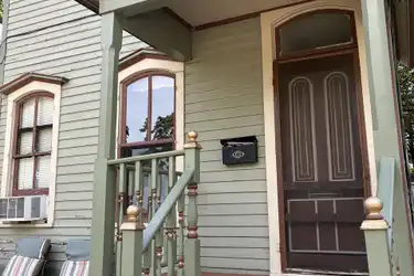 376 Hendee St - Elgin, IL 60123 | ApartmentGuide.com
