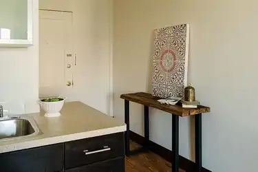 Regency Apartments - Portland, OR 97201 | ApartmentGuide.com