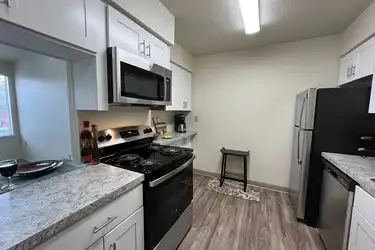 Chestnut Ridge Apartments - Pittsburgh, PA 15205 | ApartmentGuide.com