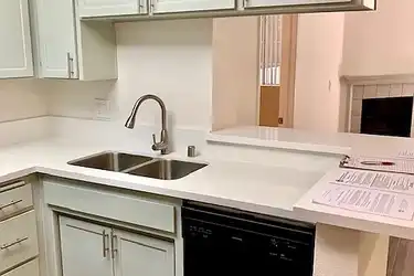 Amherst Manor - Los Angeles, CA 90025 | ApartmentGuide.com