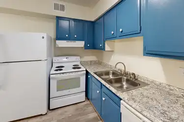 Ravine Apartments - Kalamazoo, MI 49006 | ApartmentGuide.com