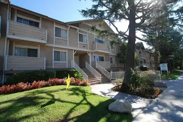 HGA - Haskell Gardens - Van Nuys, CA 91406 | ApartmentGuide.com