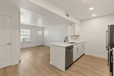 Pointe at North Penn - Edmond, OK 73012 | ApartmentGuide.com