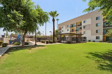 Lofts@ 10 - Phoenix, AZ 85006 | ApartmentGuide.com