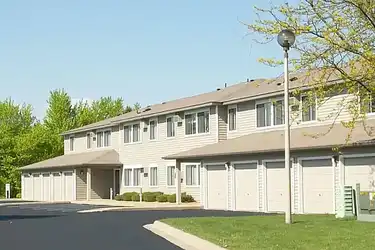 8542 210th - Lakeville, MN 55044 | ApartmentGuide.com