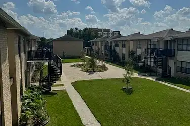 Southmore Commons - Houston, TX 77004 | ApartmentGuide.com