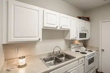 Sunlake at Edgewater - Huntsville, AL 35824 | ApartmentGuide.com