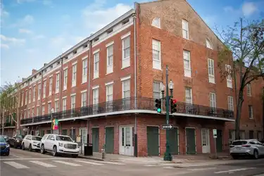 802 St Charles Ave - New Orleans, LA 70130 | ApartmentGuide.com