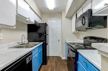 Crescent At Cityview - Houston, TX 77060 | ApartmentGuide.com