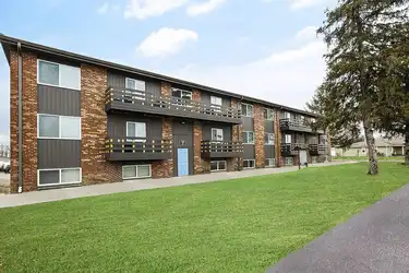 Metro Apartments at Wood River - Wood River, IL 62095 | ApartmentGuide.com