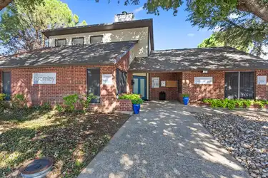 Bromley Granbury - Granbury, TX 76048 | ApartmentGuide.com