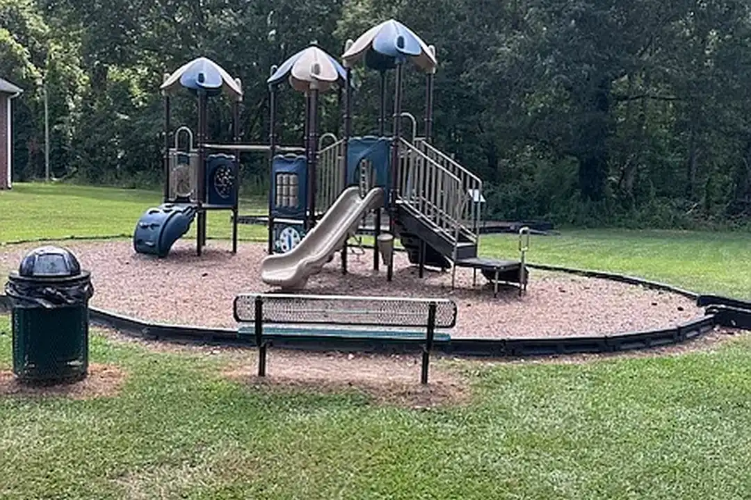 Clinton Manor - Clinton, SC 29325 | ApartmentGuide.com