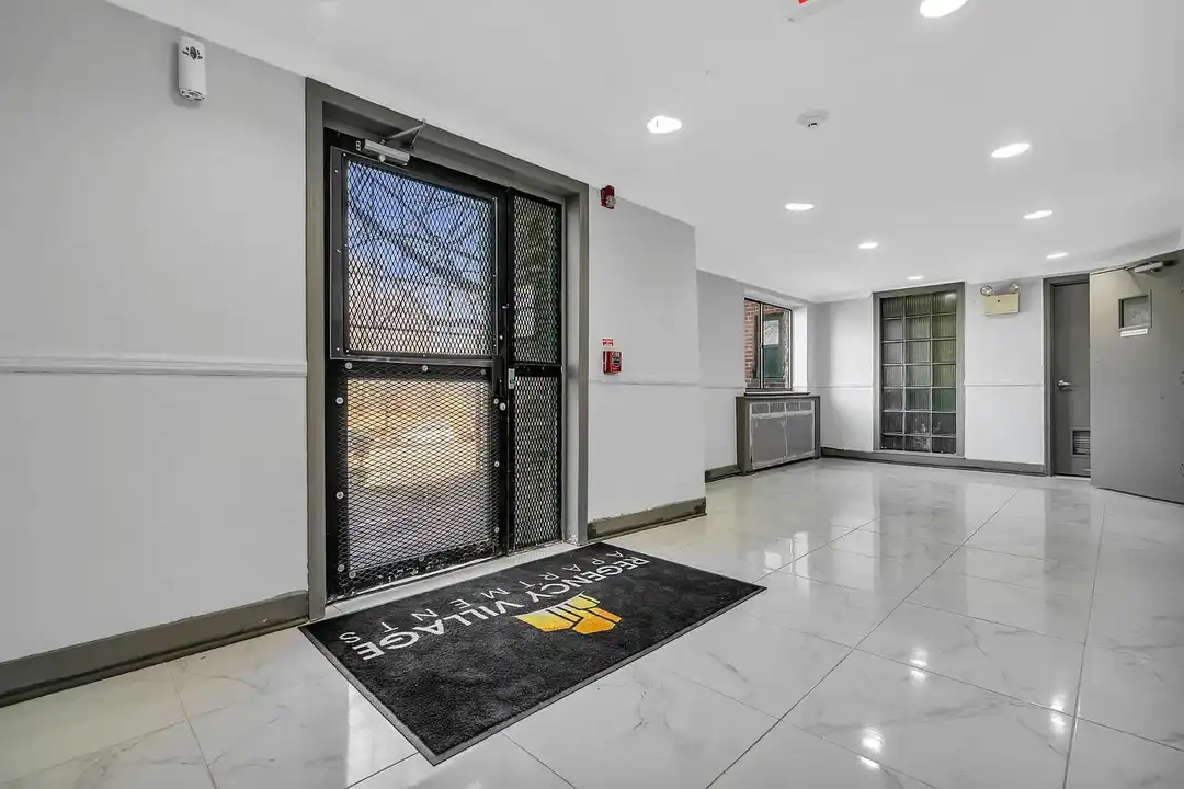 Regency Village - Philadelphia, PA 19141 | ApartmentGuide.com