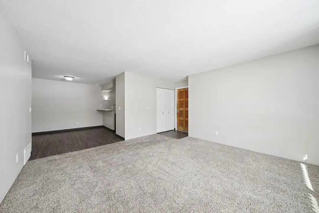 Fox Grove Apartments - Battle Creek, MI 49037 | ApartmentGuide.com