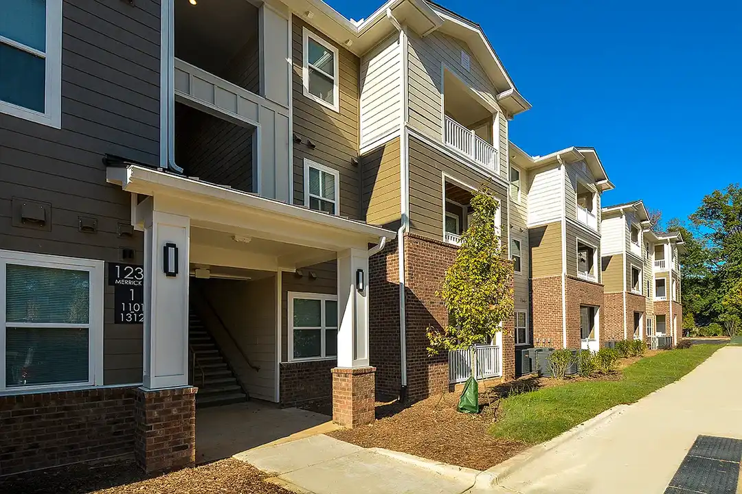 Platform Lofts - Charlotte, NC 28213 | ApartmentGuide.com