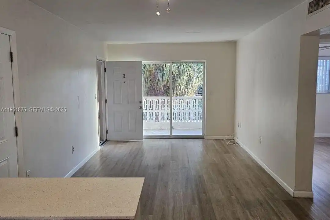 1057 SW 7th St unit 3 - Miami, FL 33130 | ApartmentGuide.com
