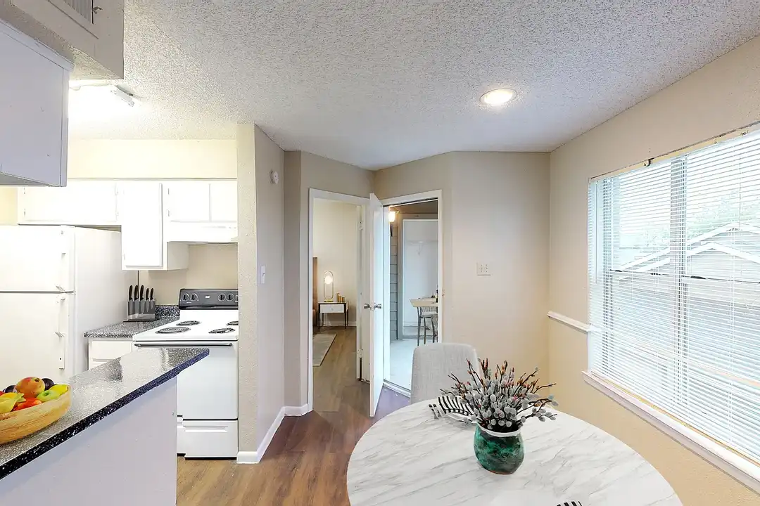 La Paz - Houston, TX 77082 | ApartmentGuide.com