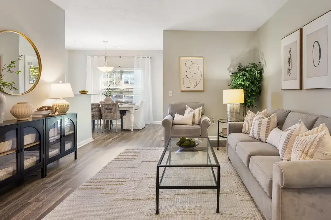Fieldstone at Glenwood Crossing - Cincinnati, OH 45215 | ApartmentGuide.com
