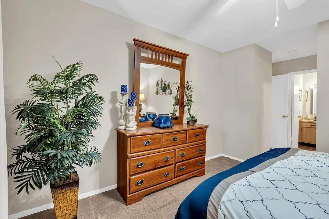 Sunlake Apartments - Kenner, LA 70065 | ApartmentGuide.com