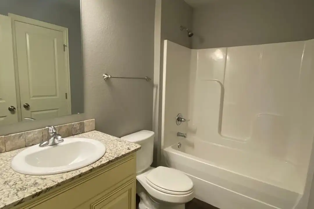 9021 Sandra Wy unit 9021 - Barling, AR 72923 | ApartmentGuide.com