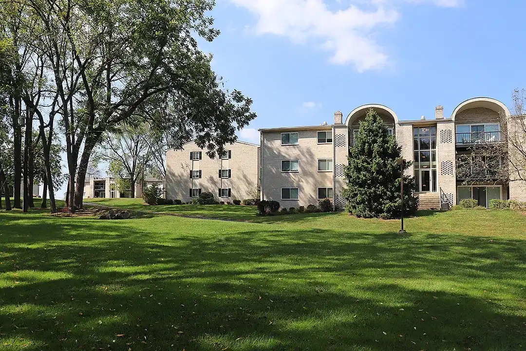 Wynnewood Park Apartments - Wyomissing, PA 19610 | ApartmentGuide.com