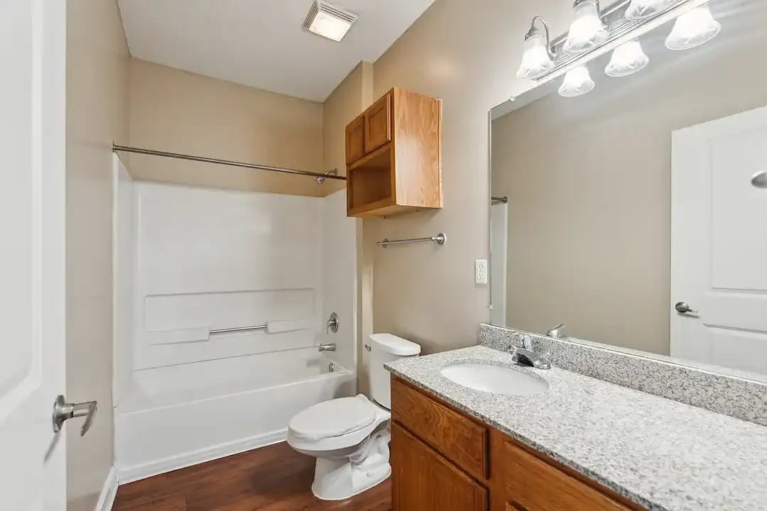 Greenlaw Place - Memphis, TN 38105 | ApartmentGuide.com