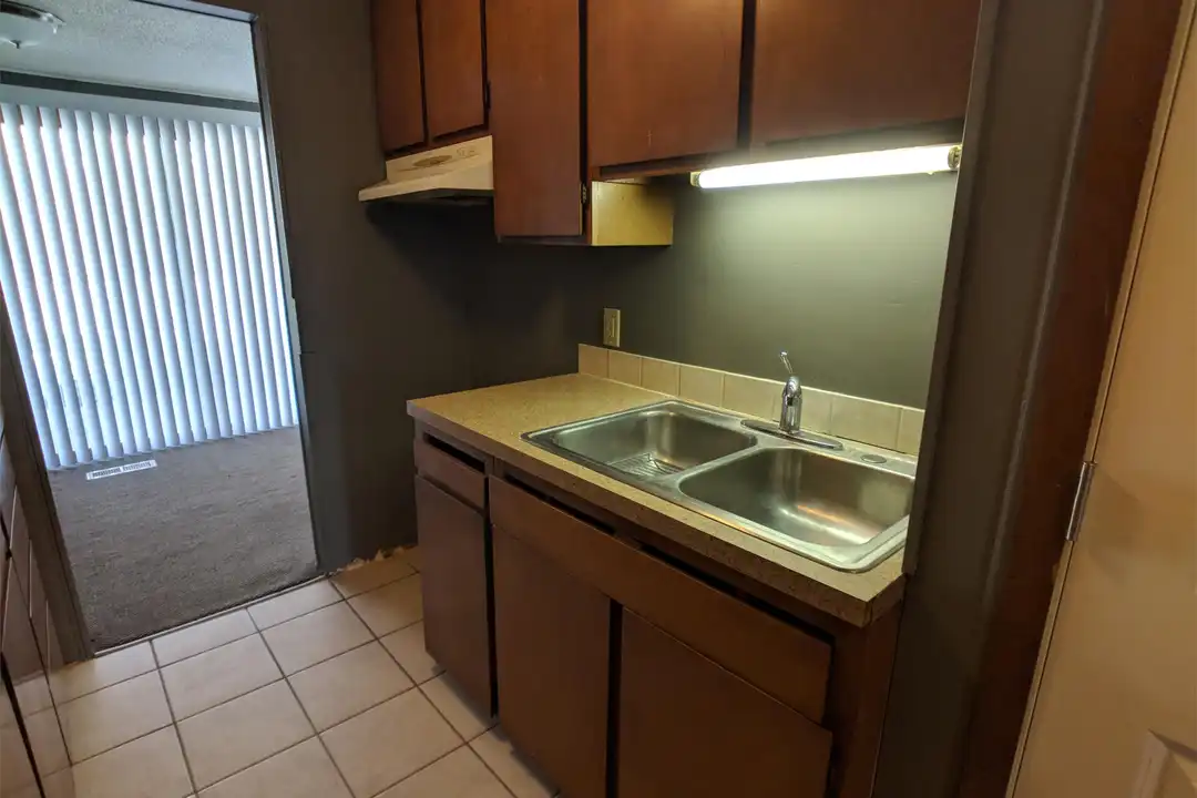 334 W William St unit 1 - Albert Lea, MN 56007 | ApartmentGuide.com