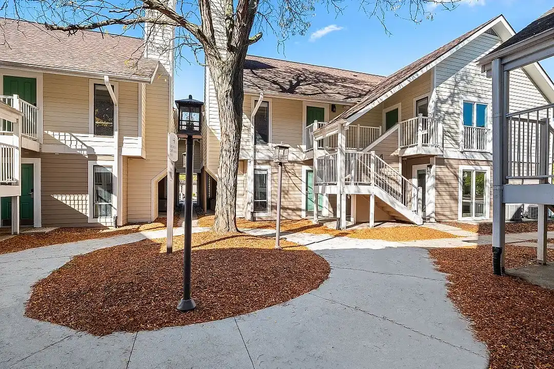 The Landings of Madison Heights - Madison Heights, MI 48071 ...