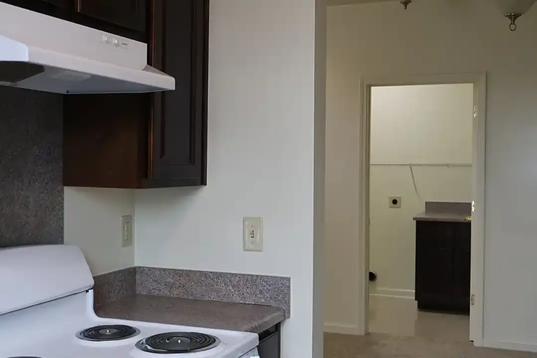 Sheppard Square Apartments - Louisville, KY 40203 | ApartmentGuide.com