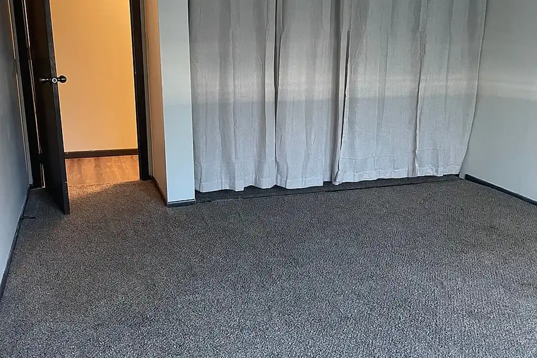 Pinecrest Apartments - Fridley, MN 55421 | ApartmentGuide.com