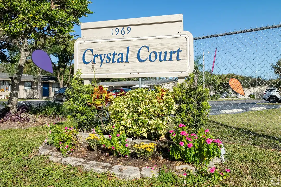 Crystal Court Apartments - Lakeland, FL 33801 | ApartmentGuide.com