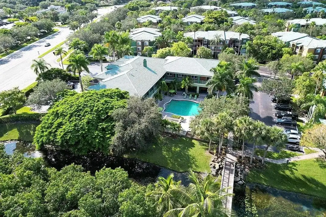 Club Mira Lago Apartments - Coral Springs, FL 33071 | ApartmentGuide.com