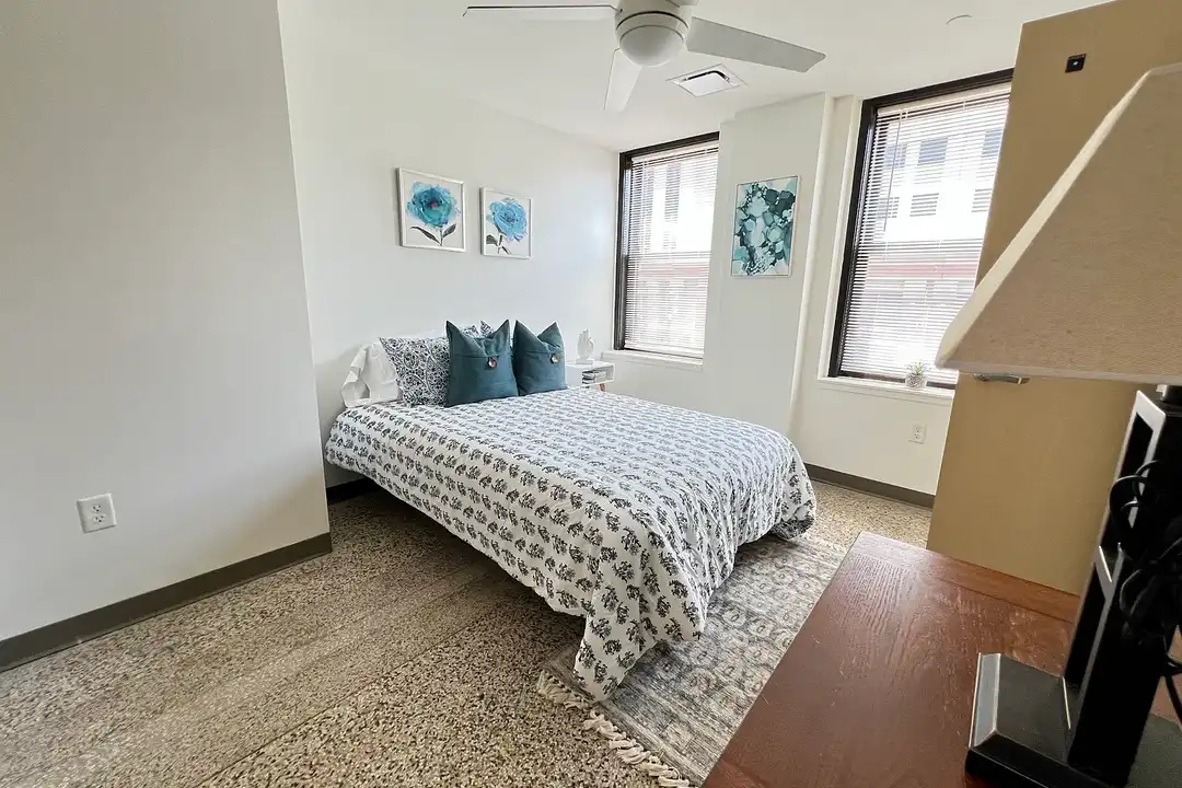Historic 10th Street Residences - Milwaukee, WI 53233 | ApartmentGuide.com