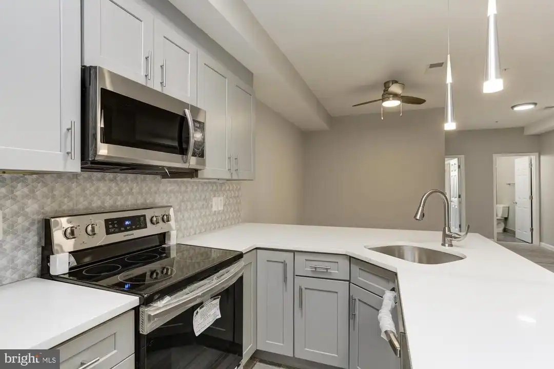 400 S Highland Ave unit 304 - Baltimore, MD 21224 | ApartmentGuide.com
