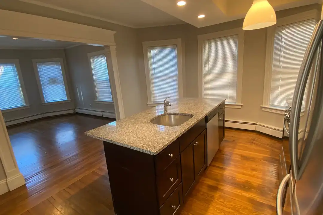 628 Smith St unit 628 Smith #2 - Providence, RI 02908 | ApartmentGuide.com