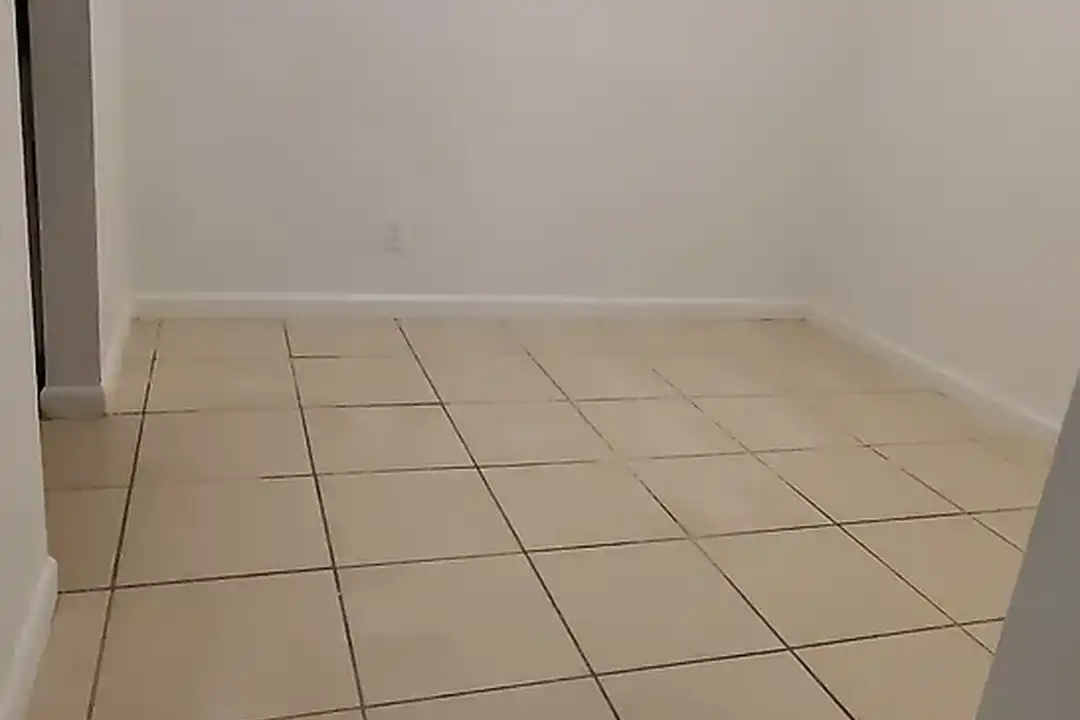 University Place Apartments - Jacksonville, FL 32277 | ApartmentGuide.com