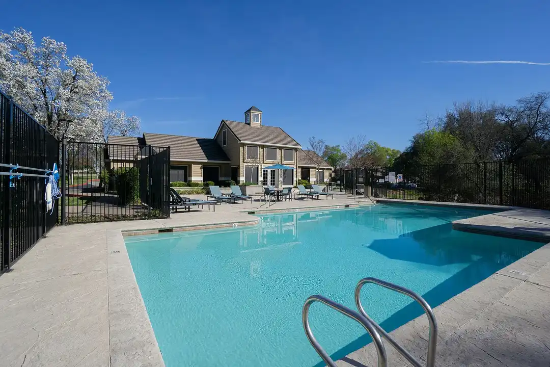 The Oaks At Stock Ranch - Citrus Heights, CA 95610 | ApartmentGuide.com