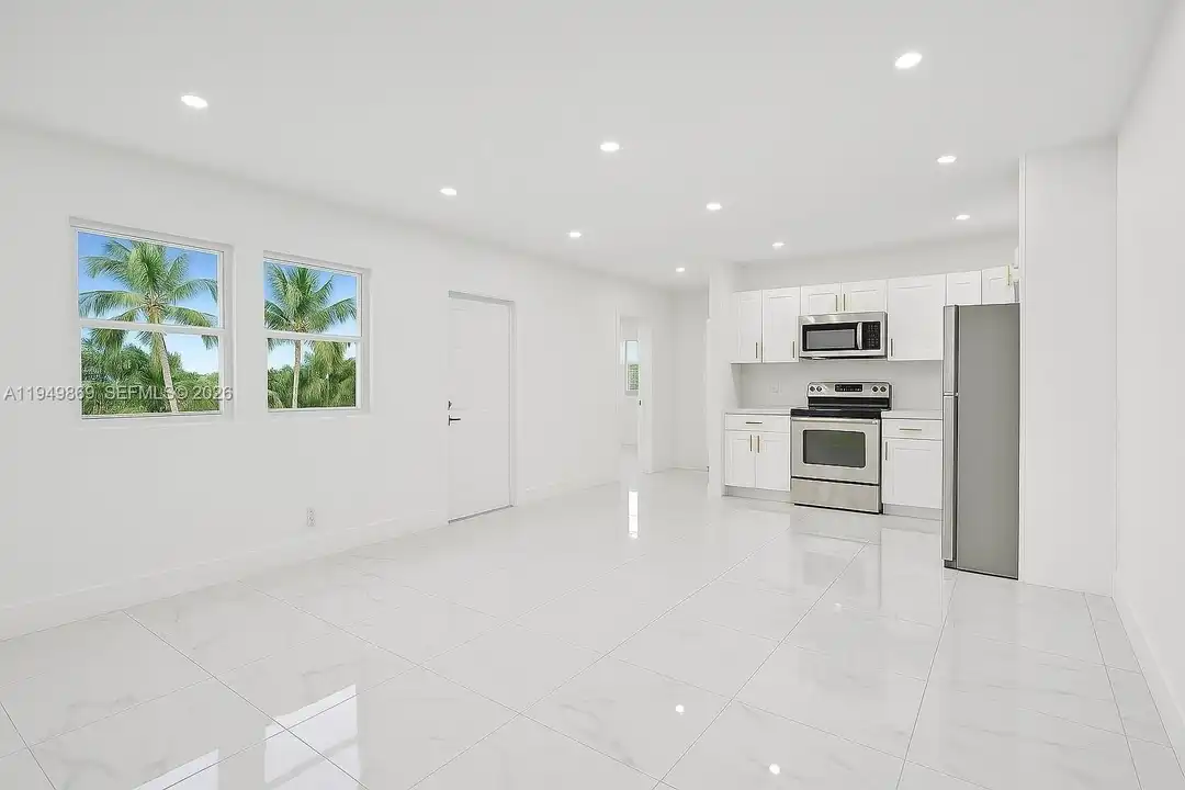 105 NW 14th Way #4 - Dania Beach, FL 33004 | ApartmentGuide.com